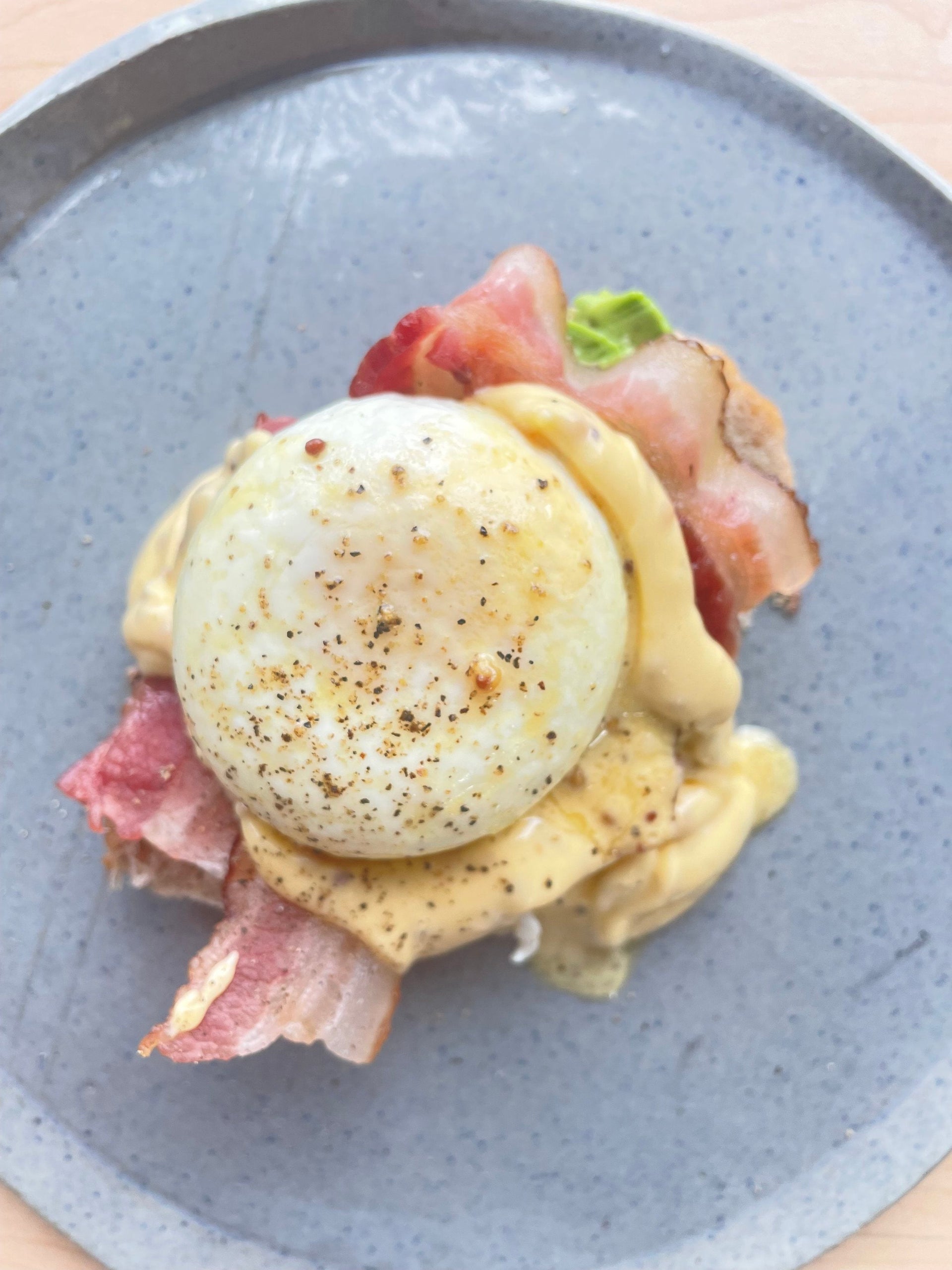 Smak Dab’s Egg Benedict with Savoury Maple Mustard Hollandaise – Smak ...